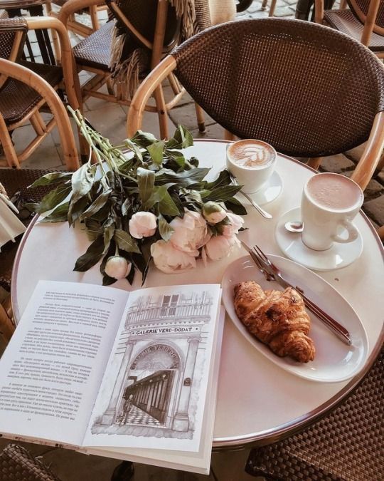 The Parisian Life – Eleanor Thomas London